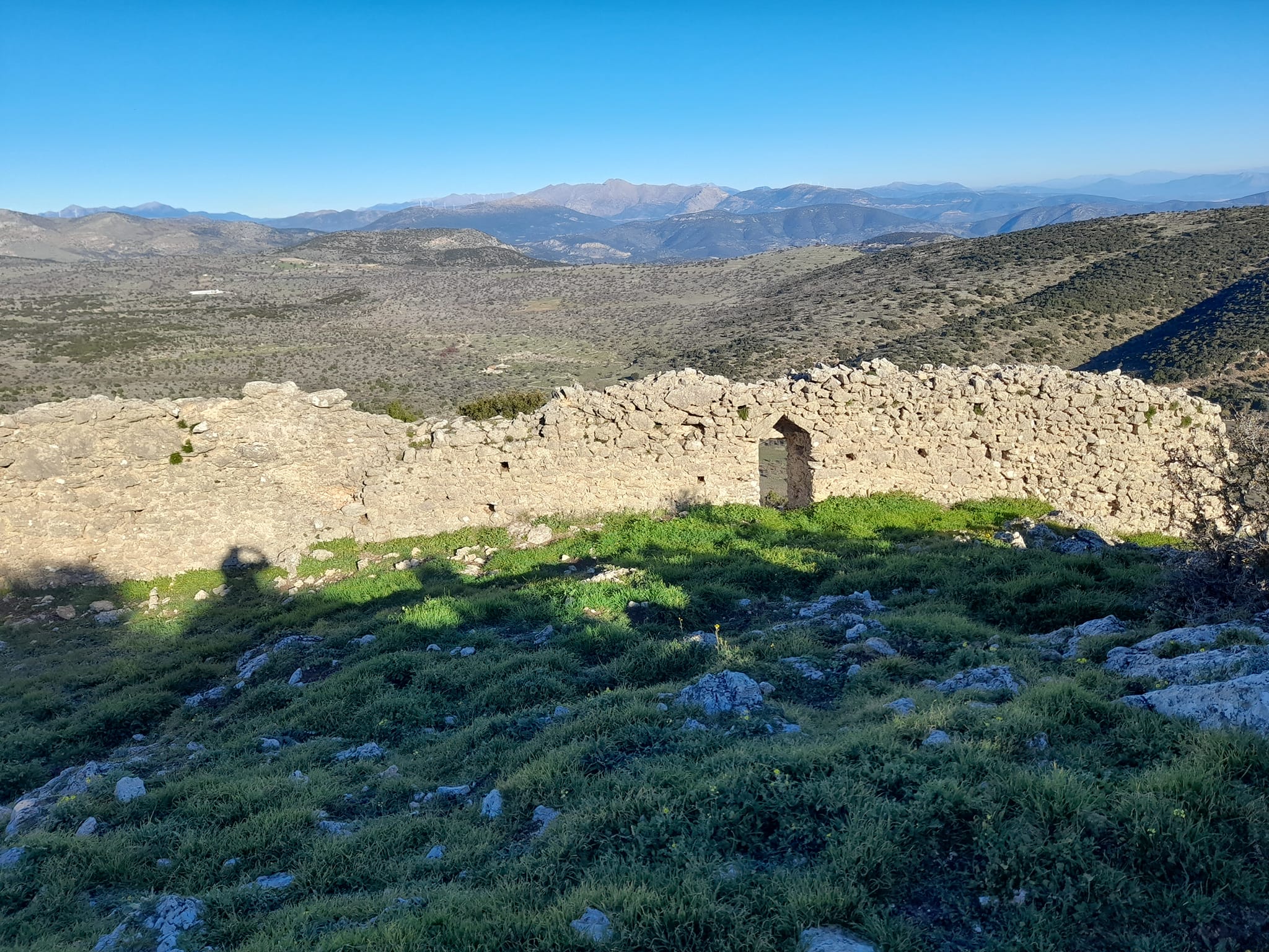 4) Το 1320 «περί τον αιγιαλόν του άστρου εις τον κάμπον της μαλεβής ...